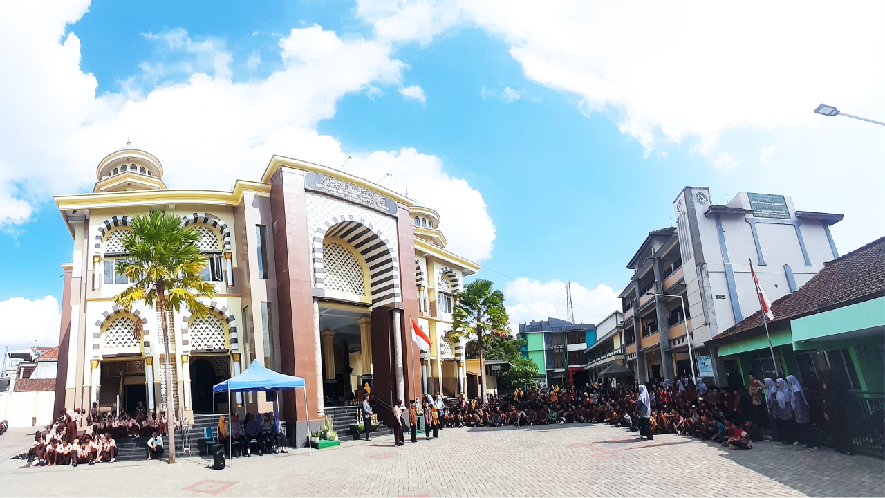 Sejarah Berdirinya LPI Al Azhaar Masjid Baitul Khoir Bandung ...